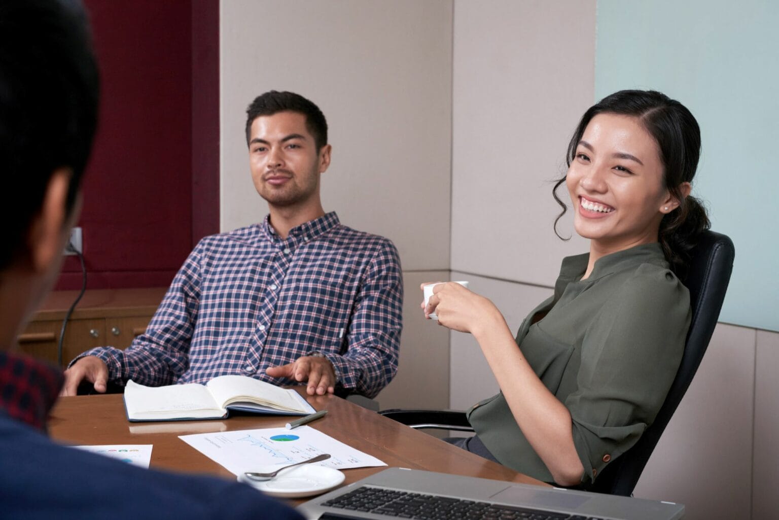 Diam Bukan Bodoh, Ini Ciri Orang Cerdas yang Sebenarnya - PLB News